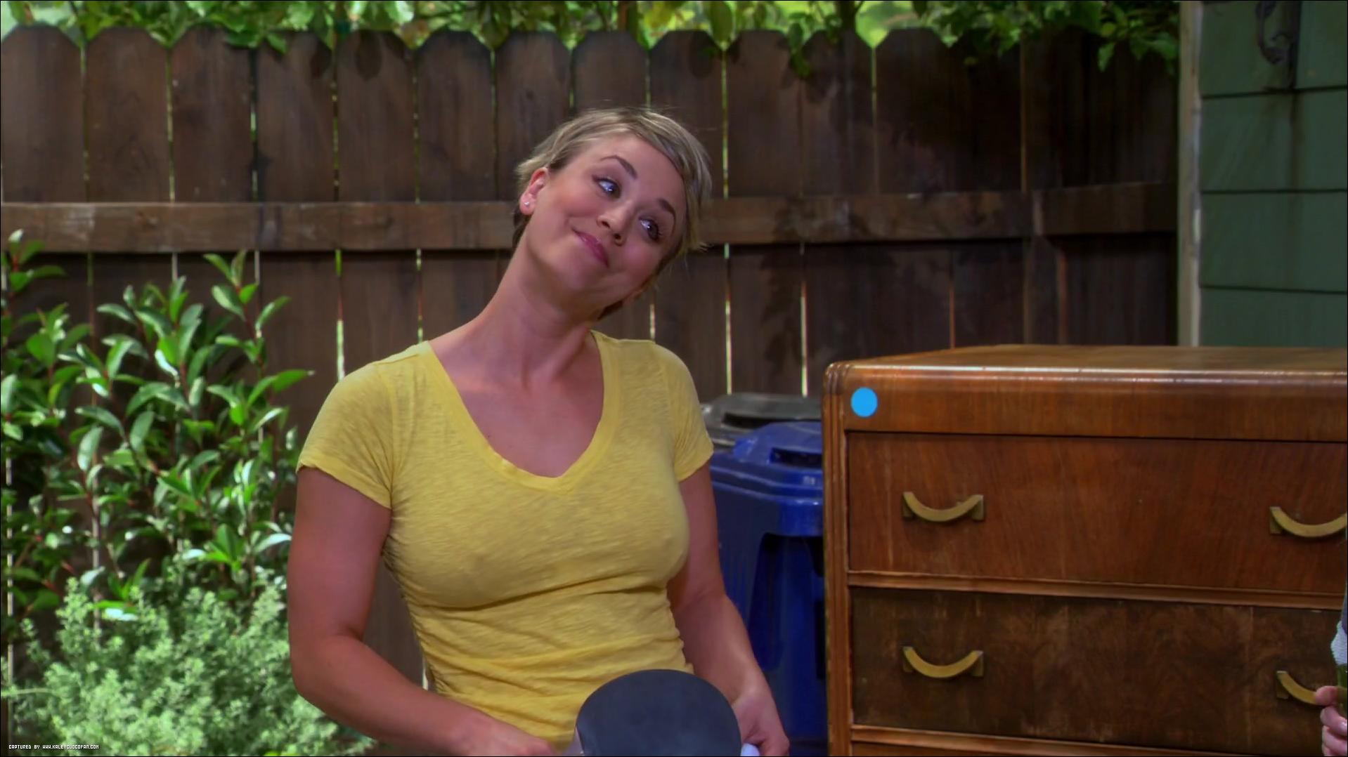 The stunning Ms Cuoco, very braless, and quite pointy | Scrolller