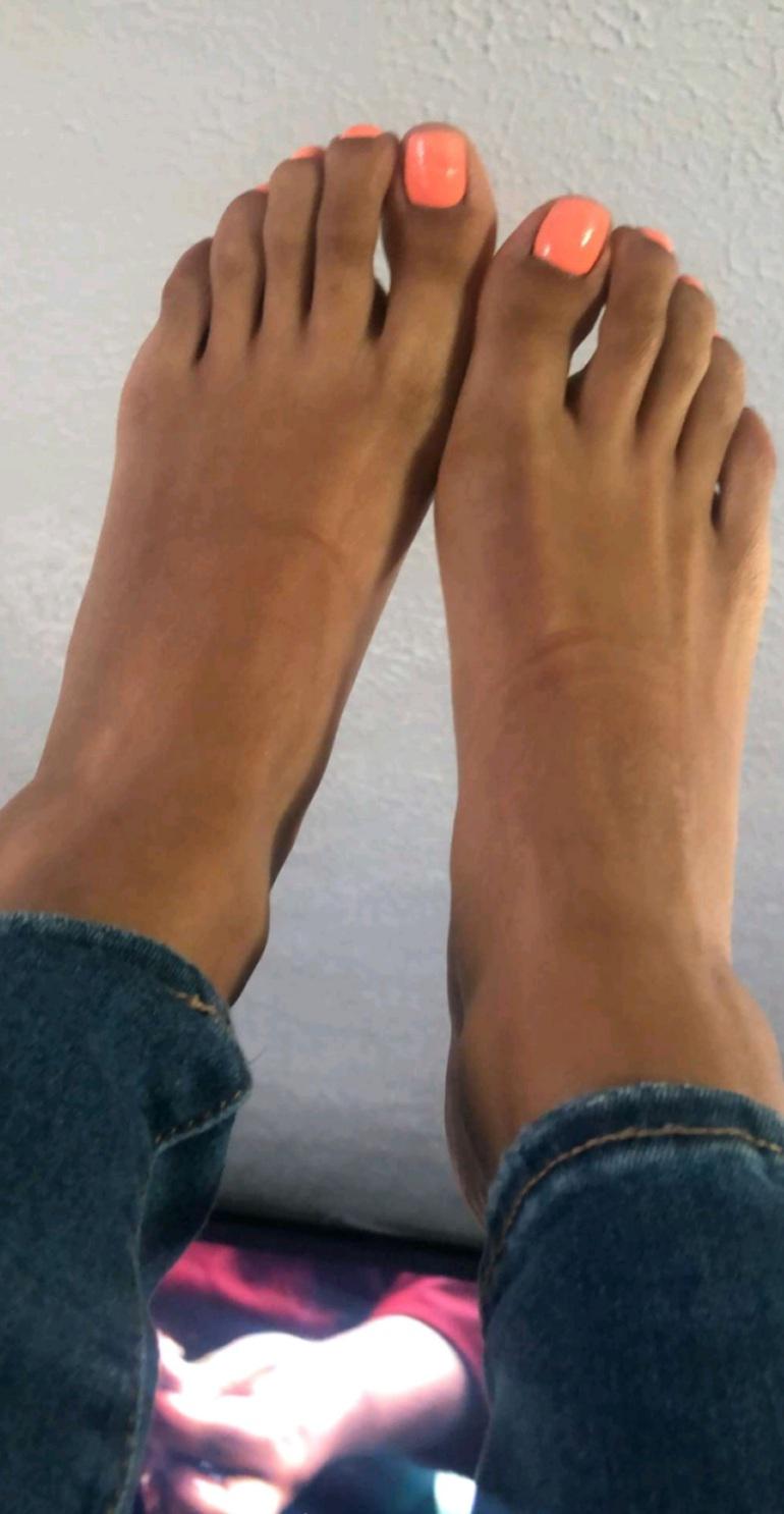 The Tops Of Her Beautiful Feet Scrolller