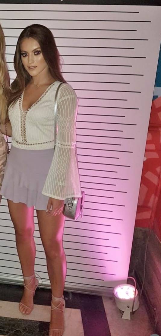 Them legs!! | Scrolller