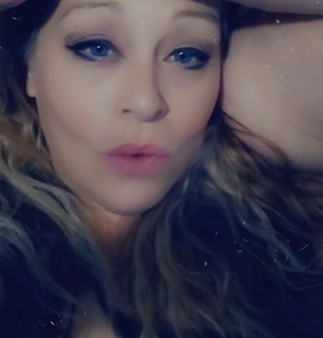 They change colors with my mood🍒💋 | Scrolller