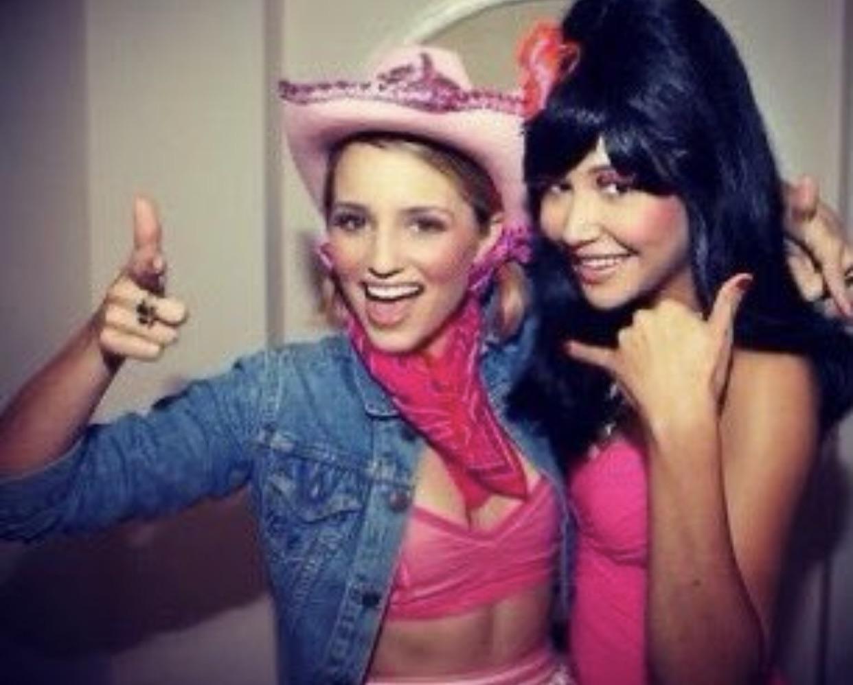 they’re literally girlfriends. | Scrolller