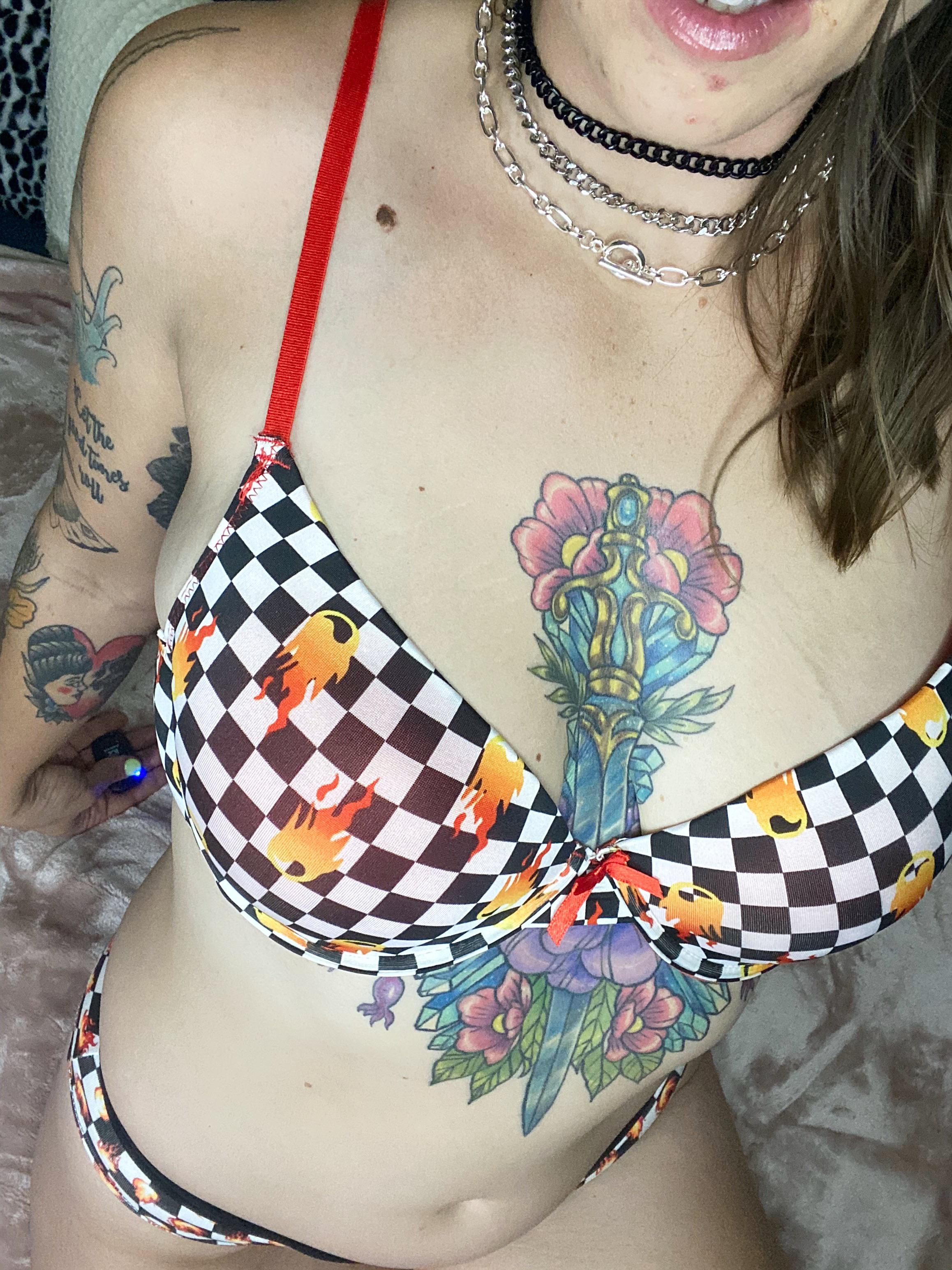 They’re way bigger than they look here 👀 | Scrolller