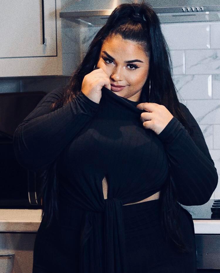 Thicc girl weather… | Scrolller