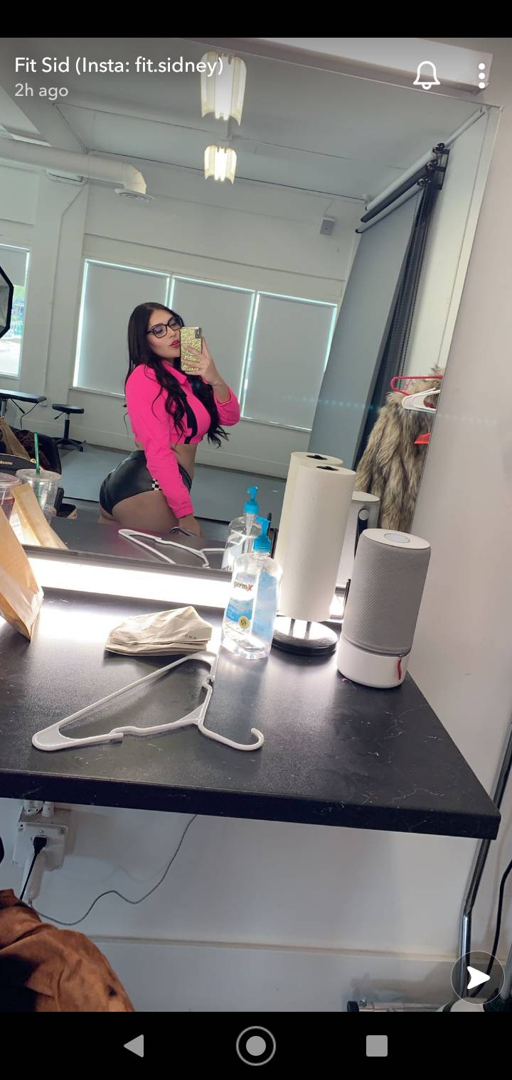 thicc queen | Scrolller