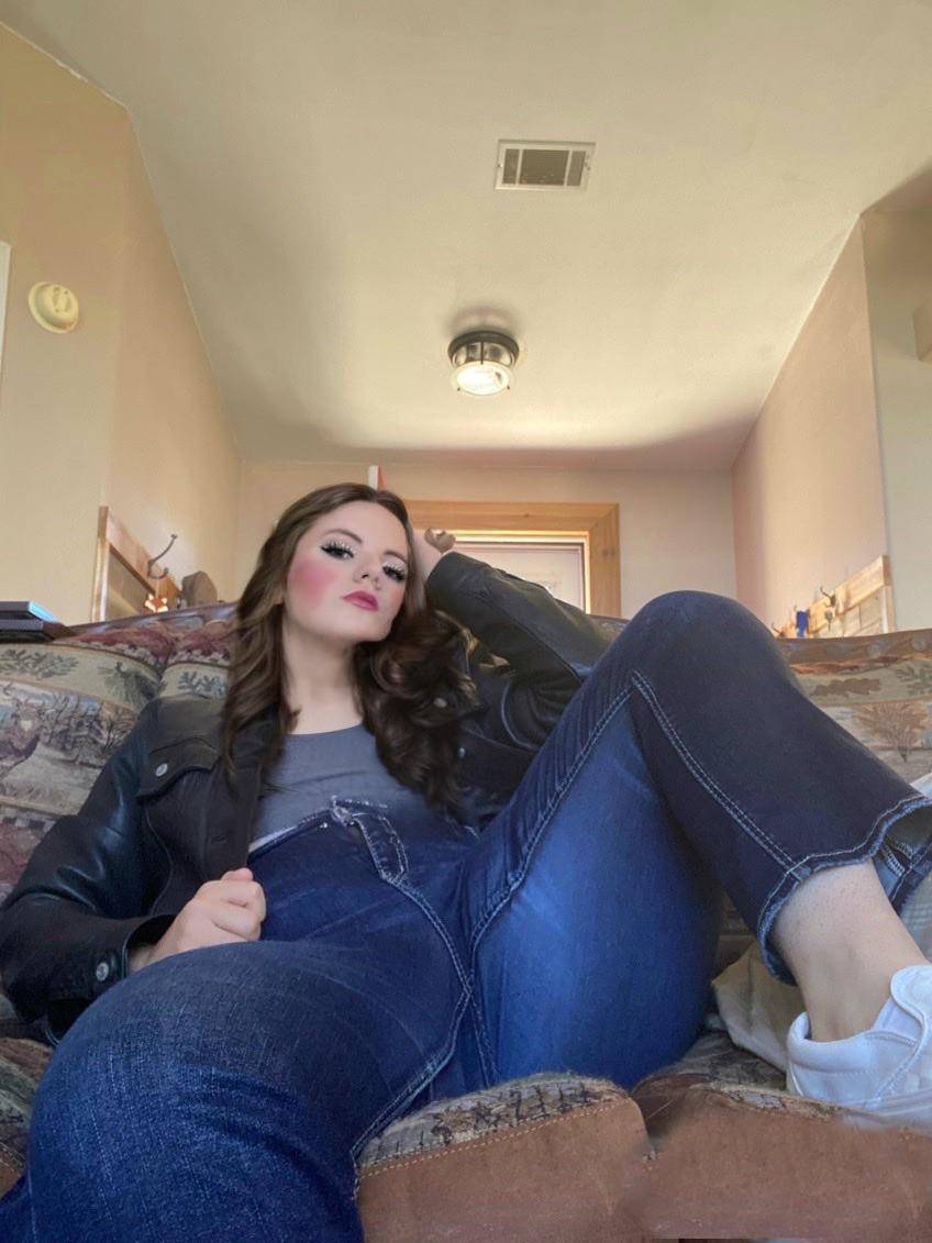 Thicc Thighs Save Lives Babe 😘 Scrolller