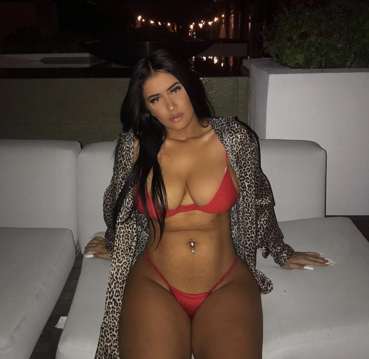 Thick and white nails | Scrolller