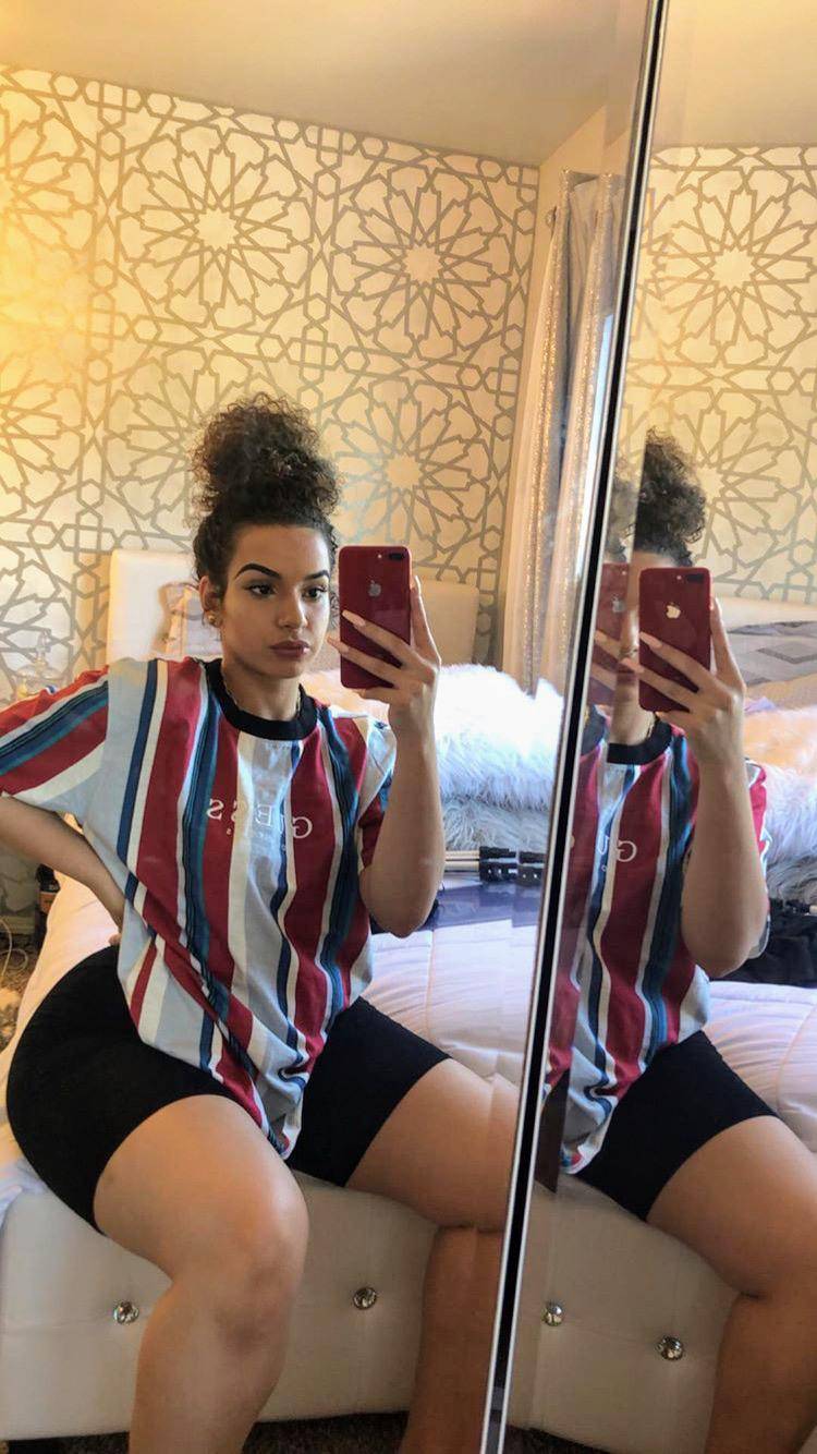 Thick thighs | Scrolller