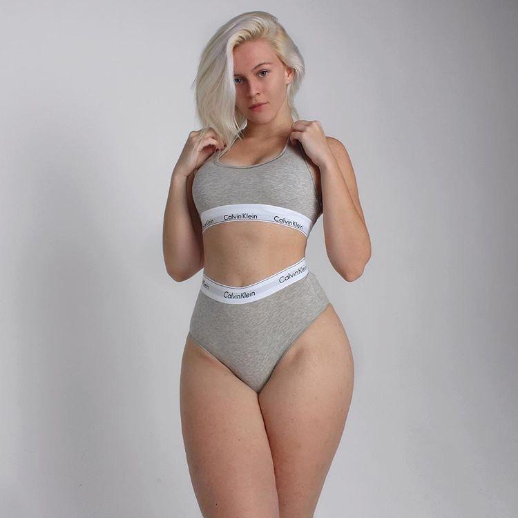 Thick thighs slim waist | Scrolller