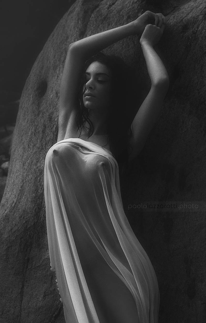 Thinly veiled | Scrolller