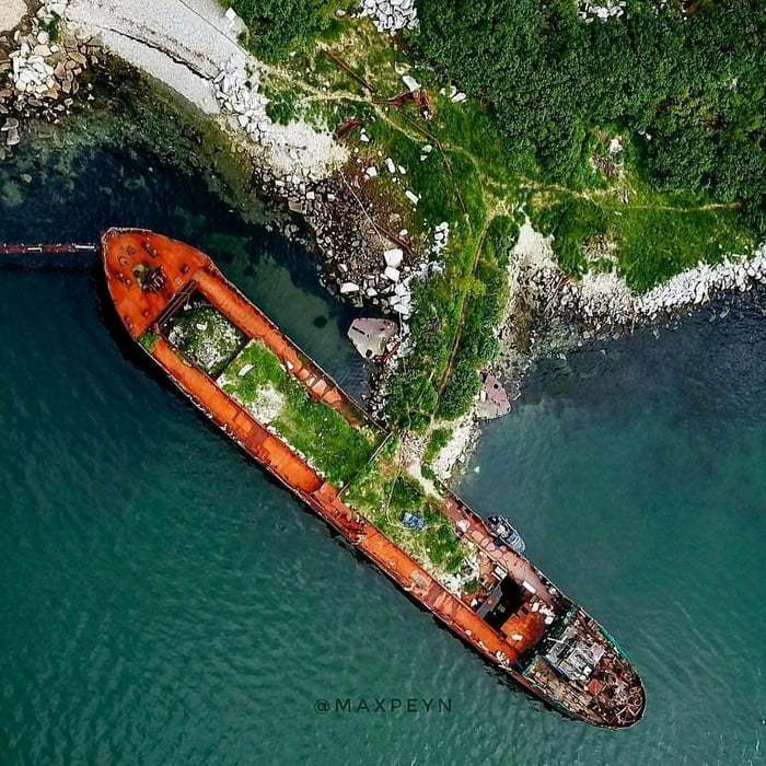 🔥 This Boat Being Overtaken By Nature Scrolller