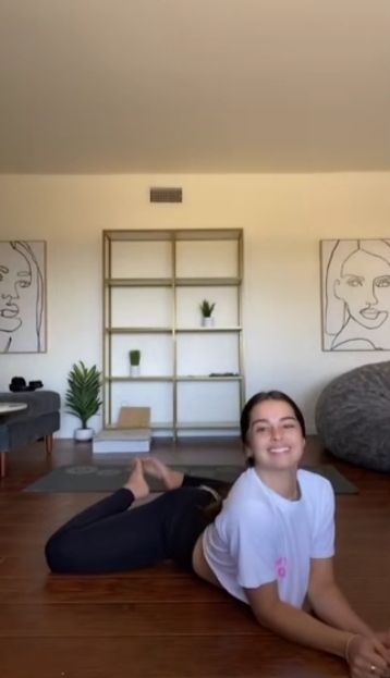 This is her favourite position apparently | Scrolller