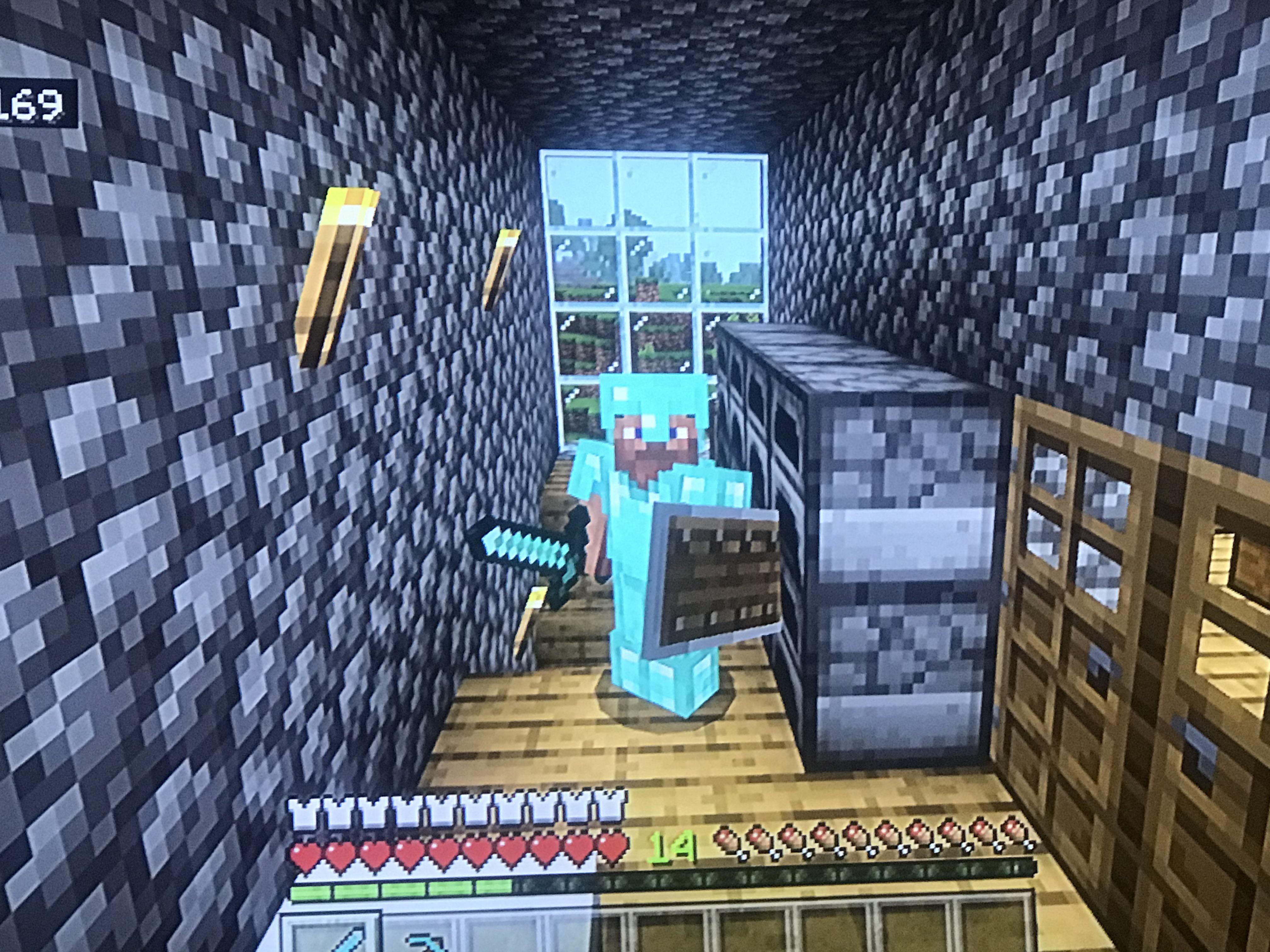 This is the first time in 5 years of playing this game I got my first set of diamond armor ...