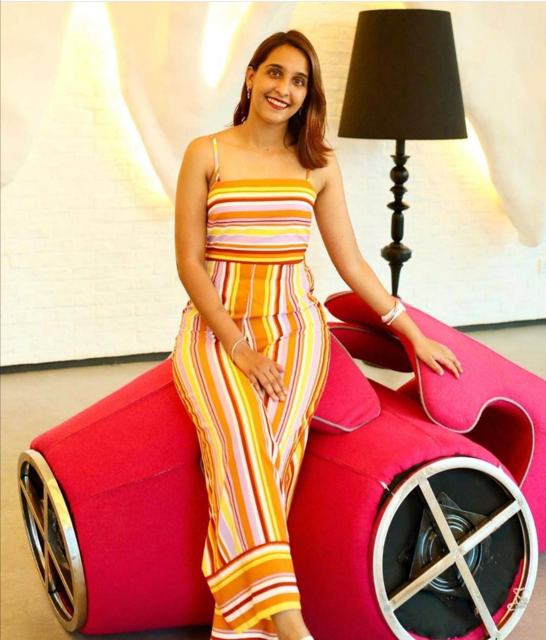 This maxi looks good 💛 | Scrolller