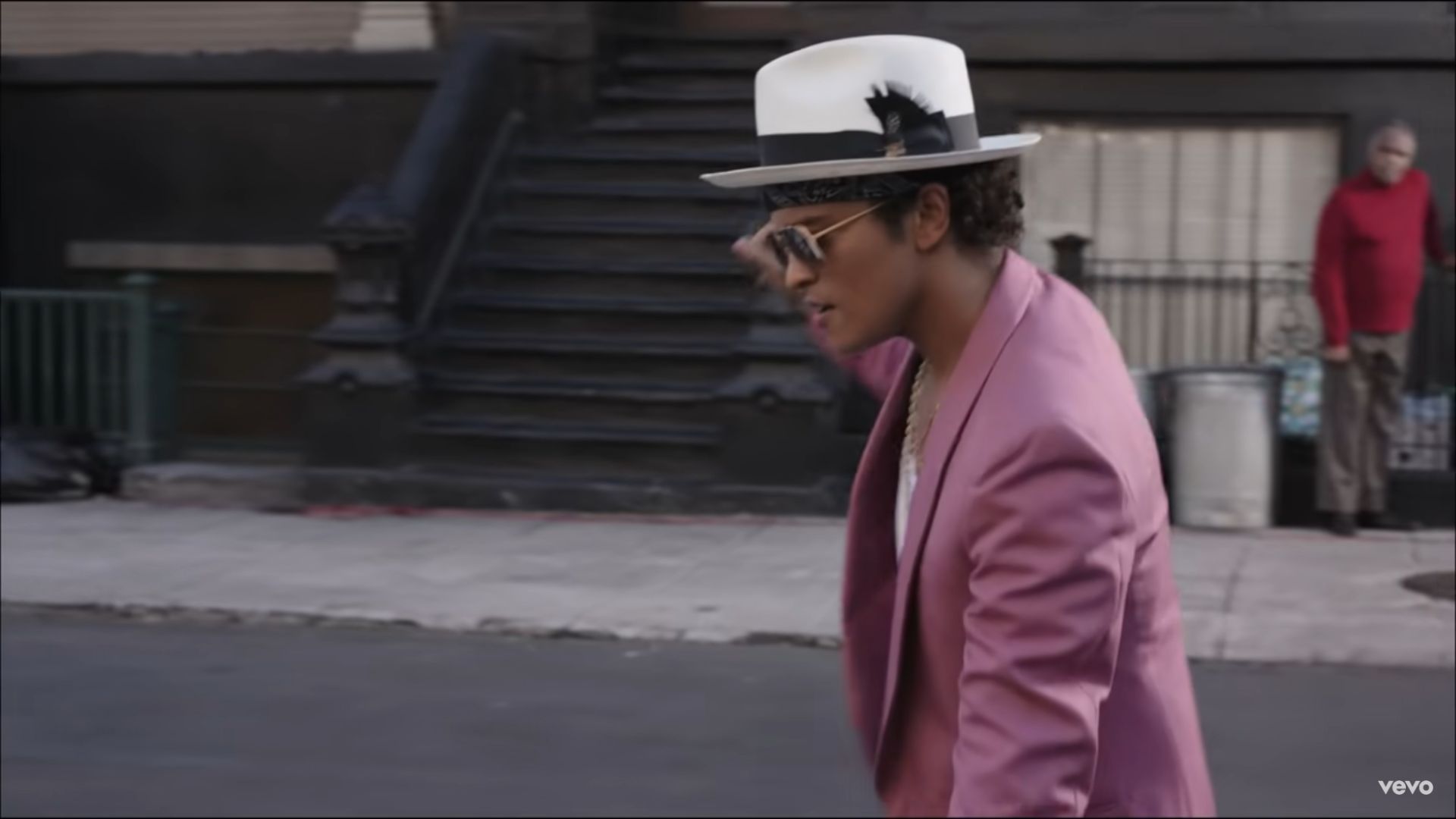 This set from the MV "Uptown Funk" ft. Bruno Mars looks familiar. | Scrolller
