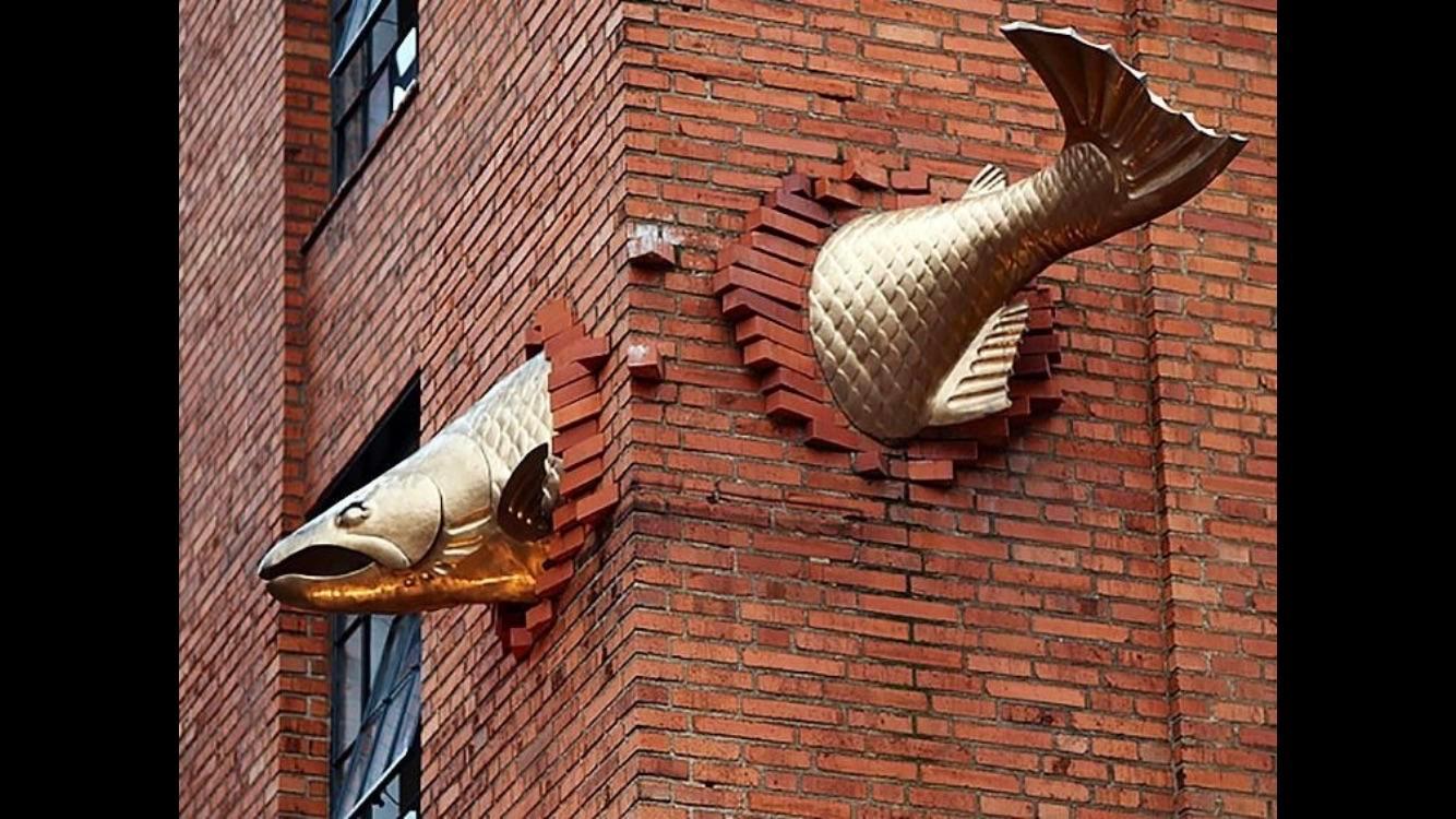 This statue | Scrolller