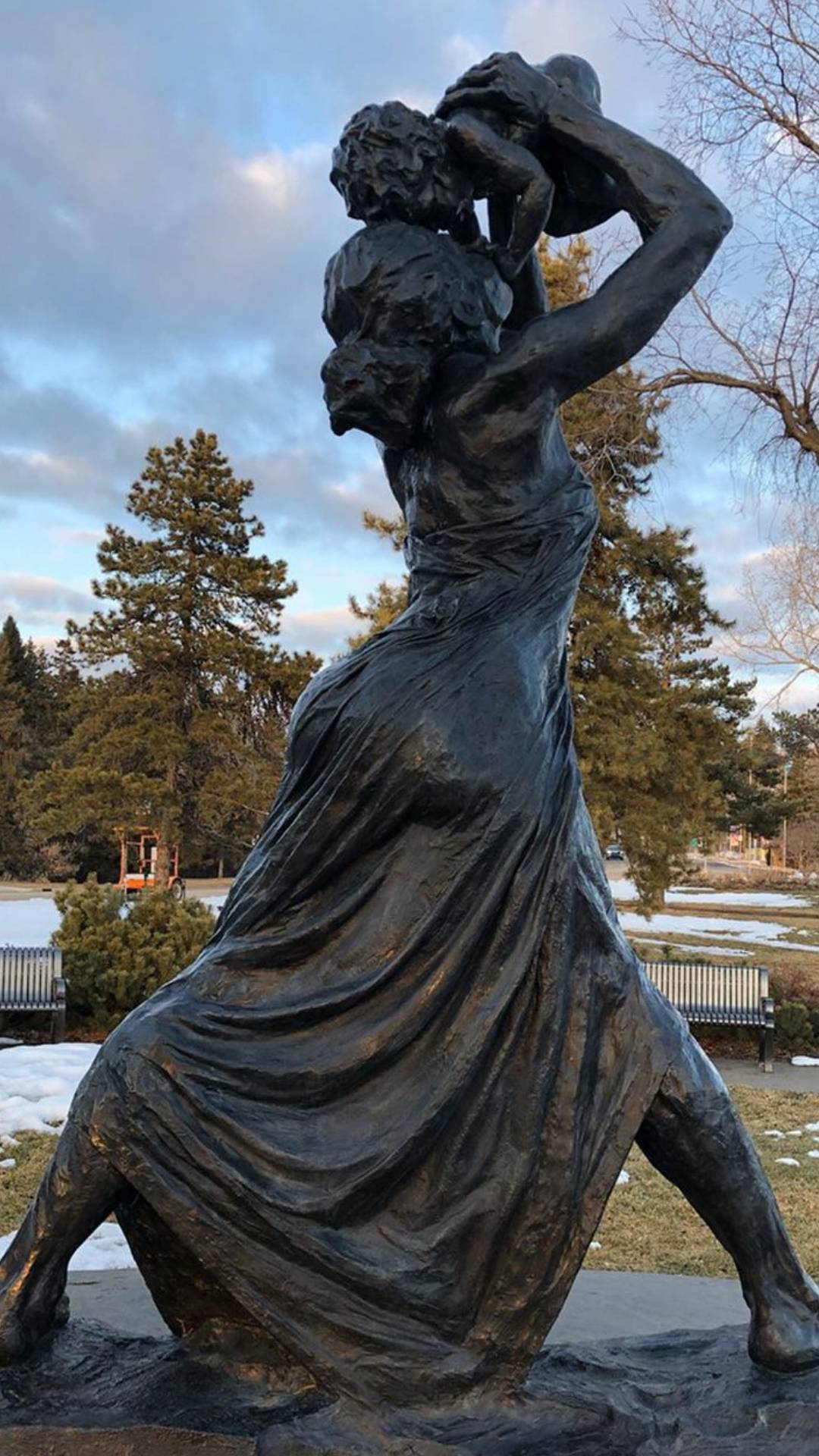 This statue tho | Scrolller