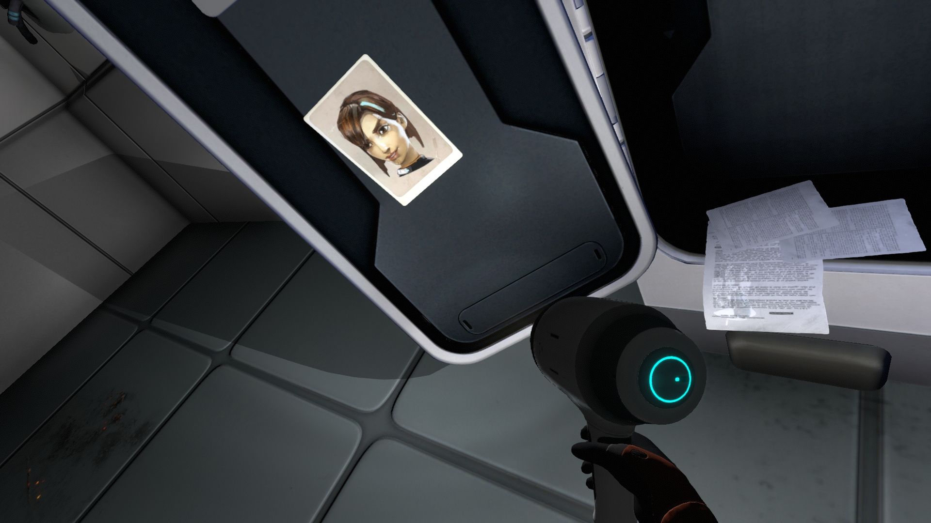 This Woman REALLY Got Around The Aurora - She Was On Everyone's Locker ...