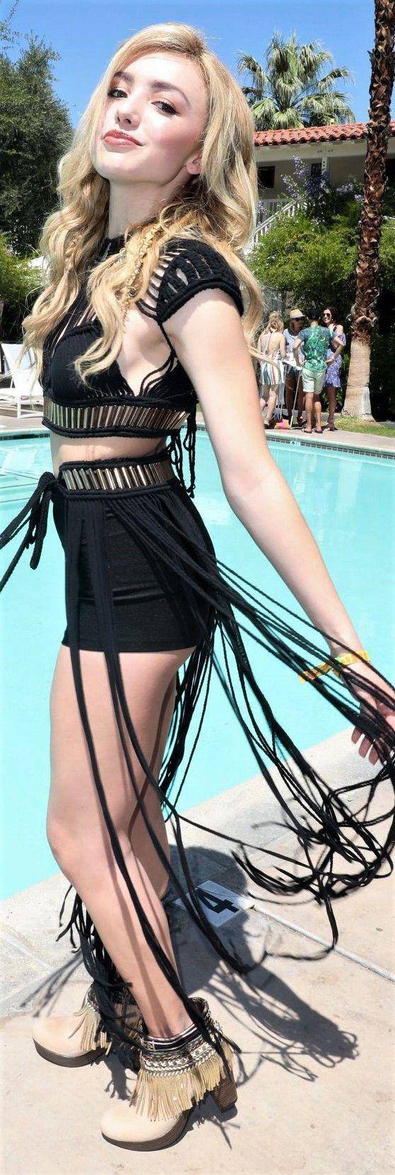 Those legs get me every time | Scrolller