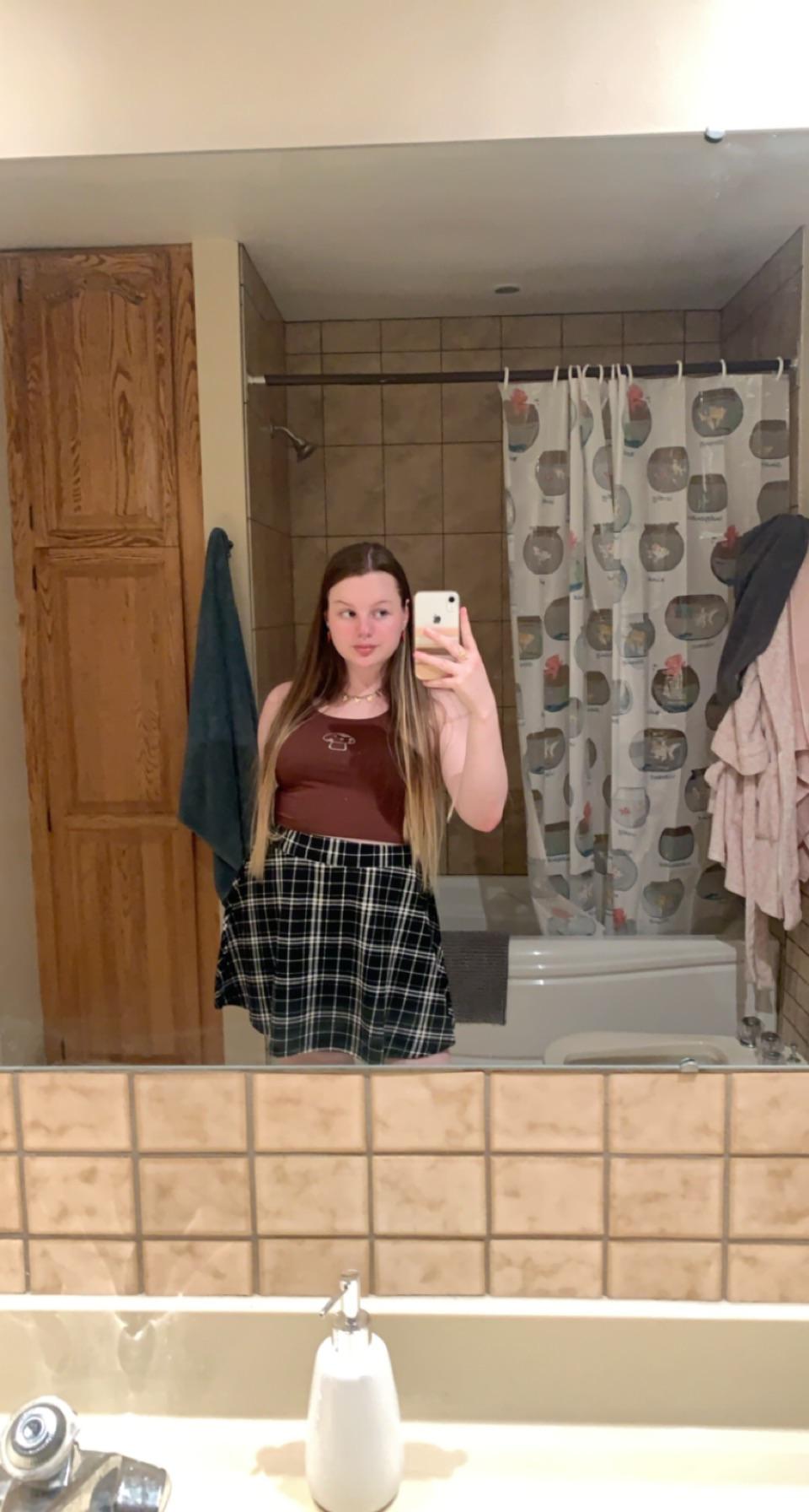 thought i’d show off my new outfit :) [20F] | Scrolller