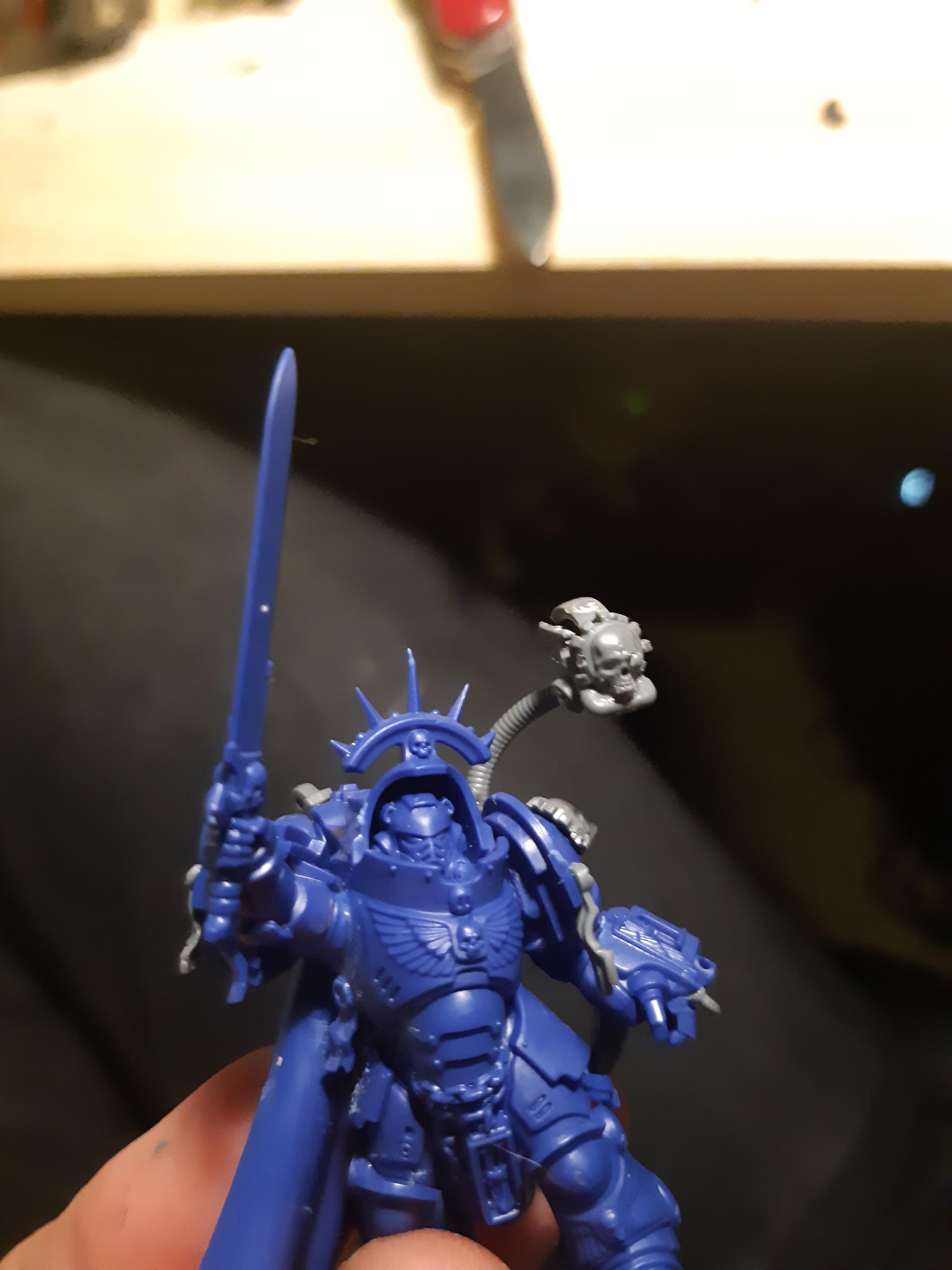 Thoughts on this kitbashed servo skull? | Scrolller