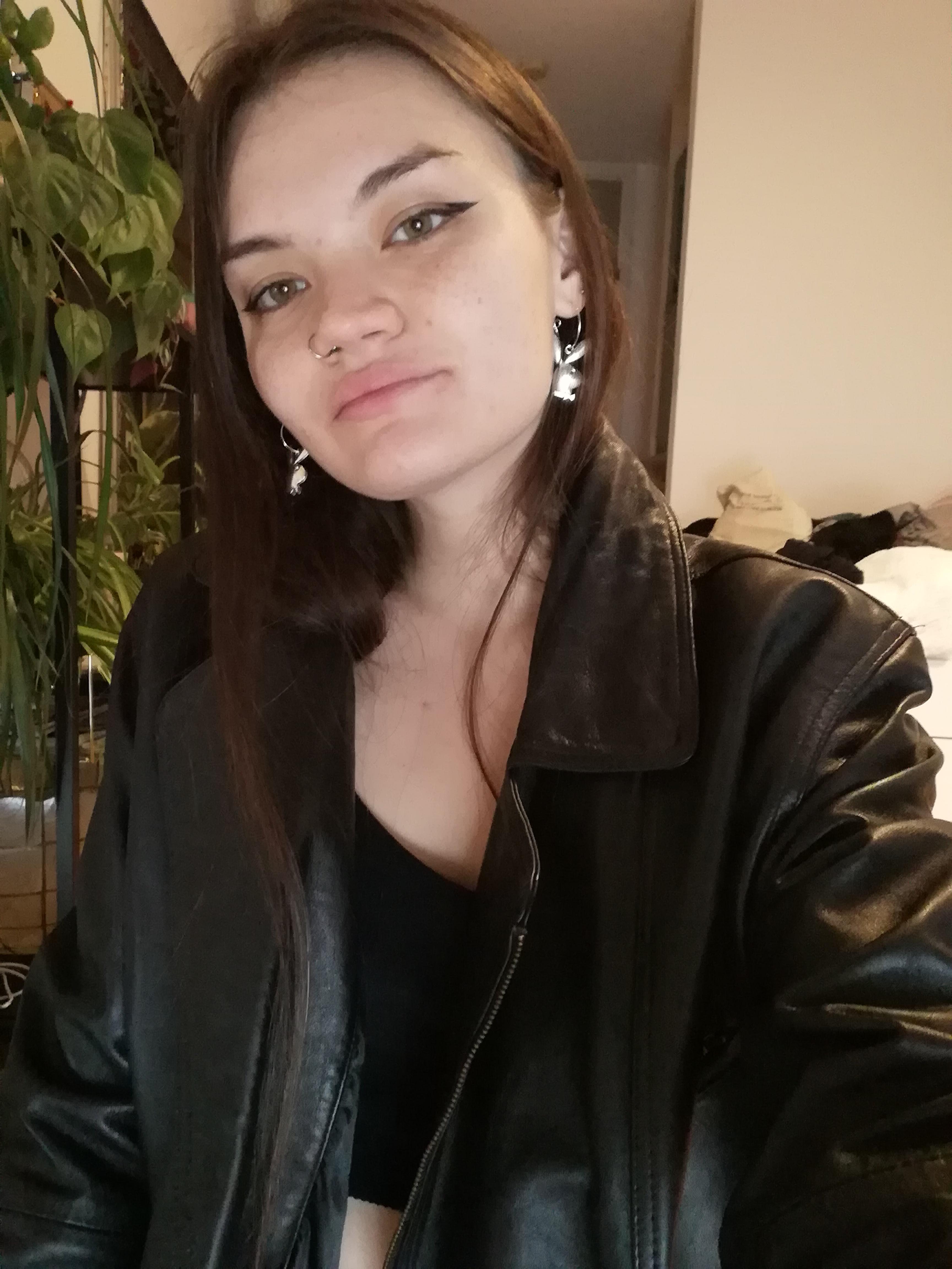 Thrifted this leather jacket and I'm soo in love 🥰 | Scrolller