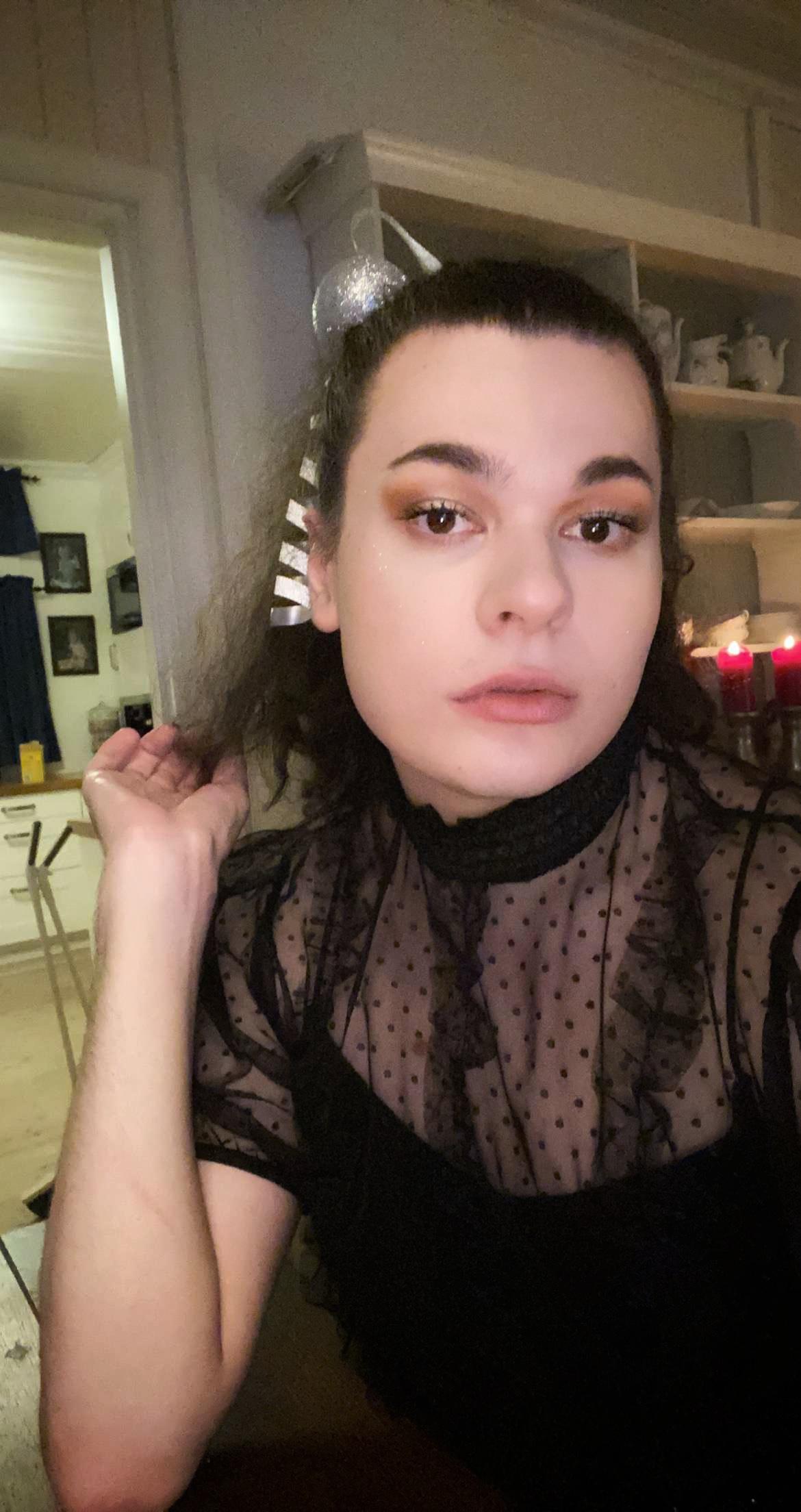 Throwback to Christmas with decorations in my hair | Scrolller