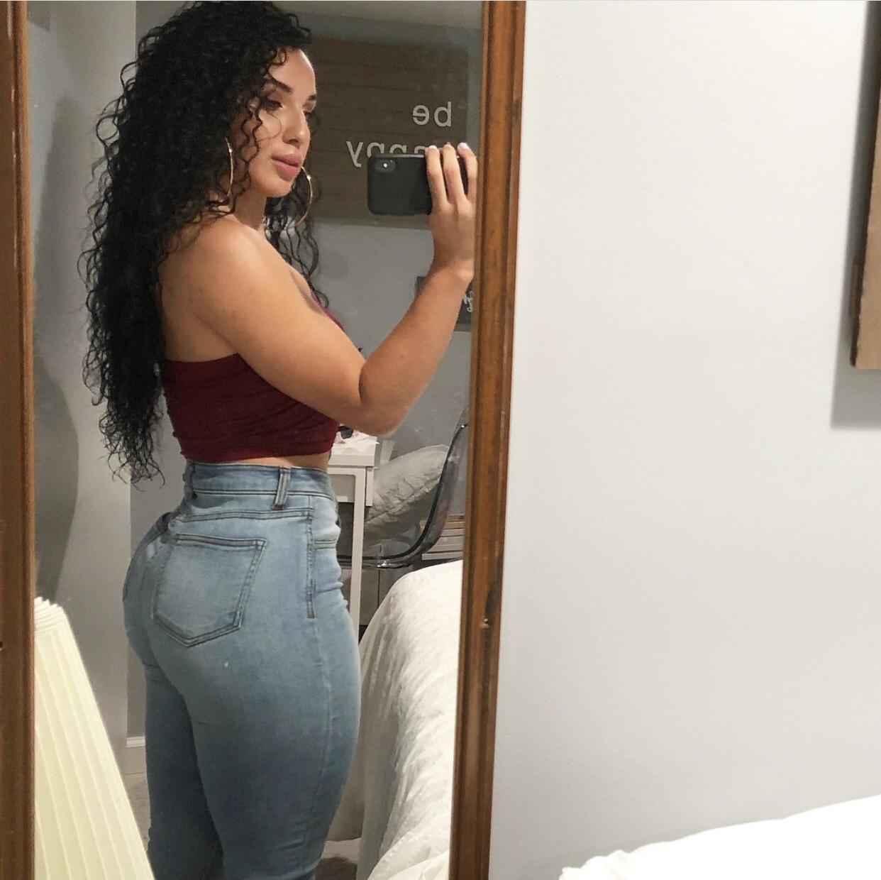 Tight jeans | Scrolller