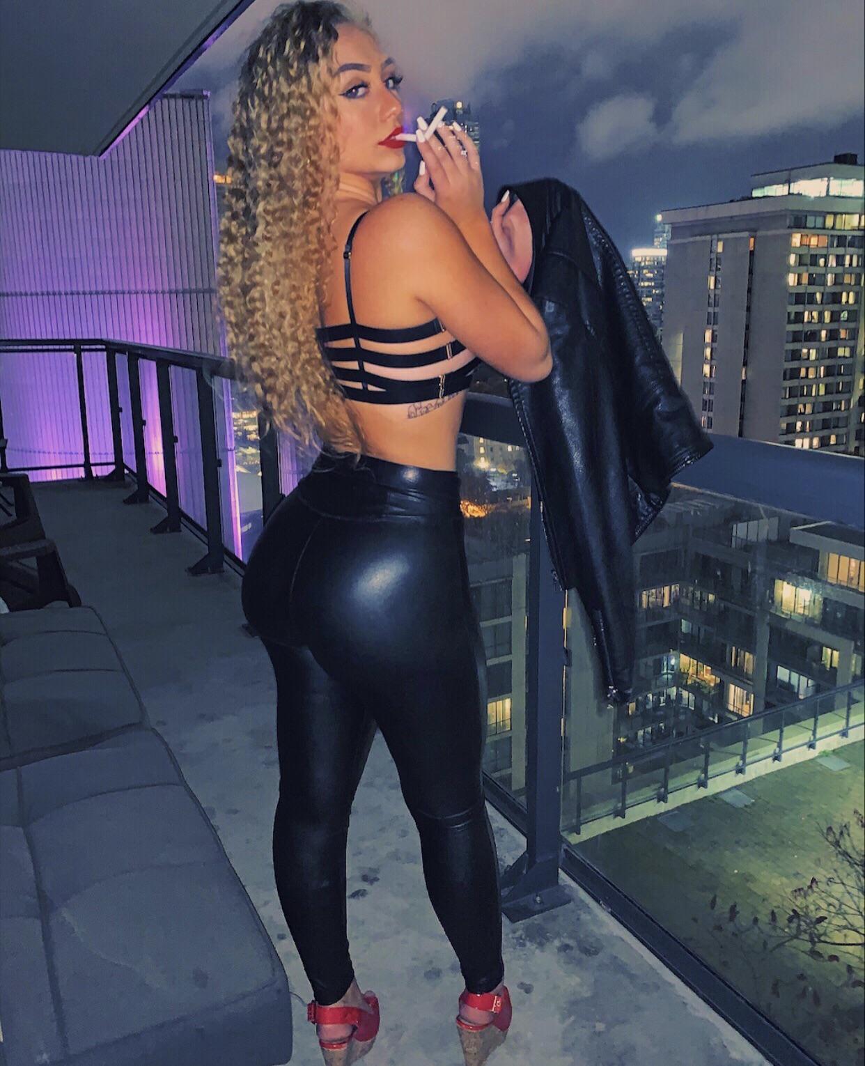 Tight leather | Scrolller