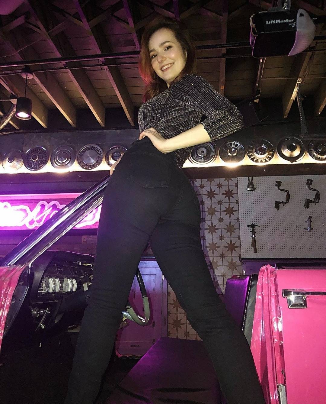 Tight Pants | Scrolller