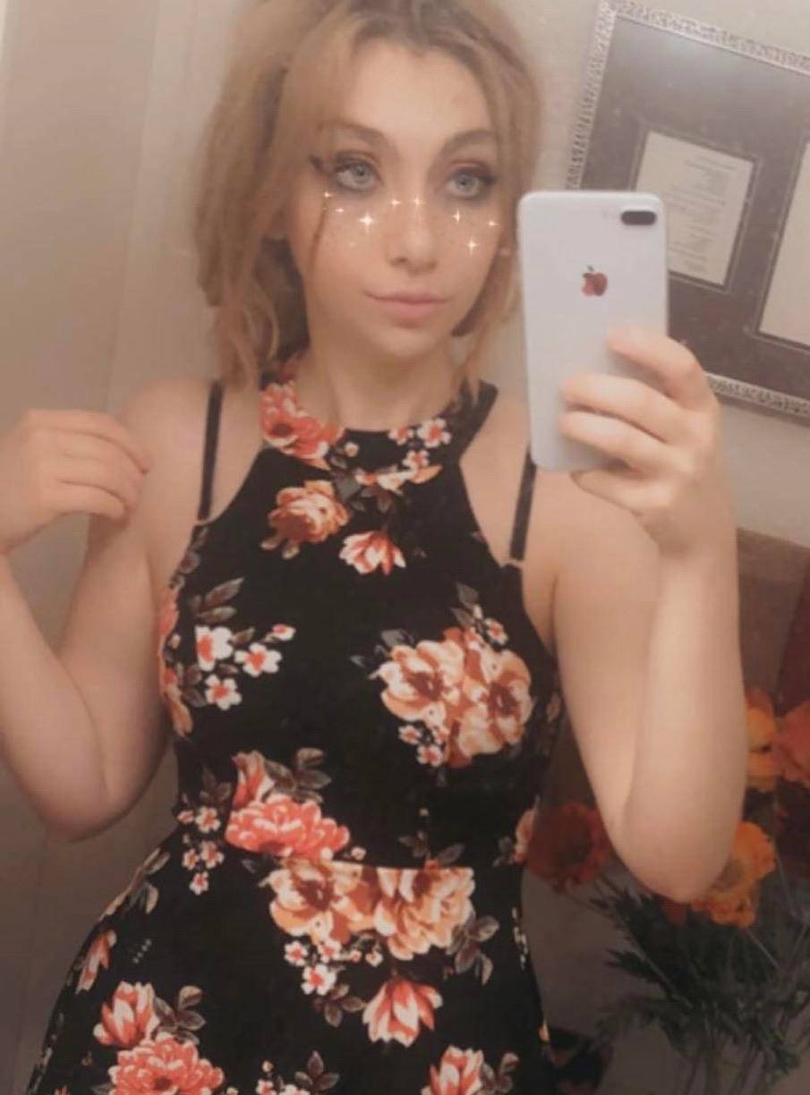 Tight part 2 | Scrolller