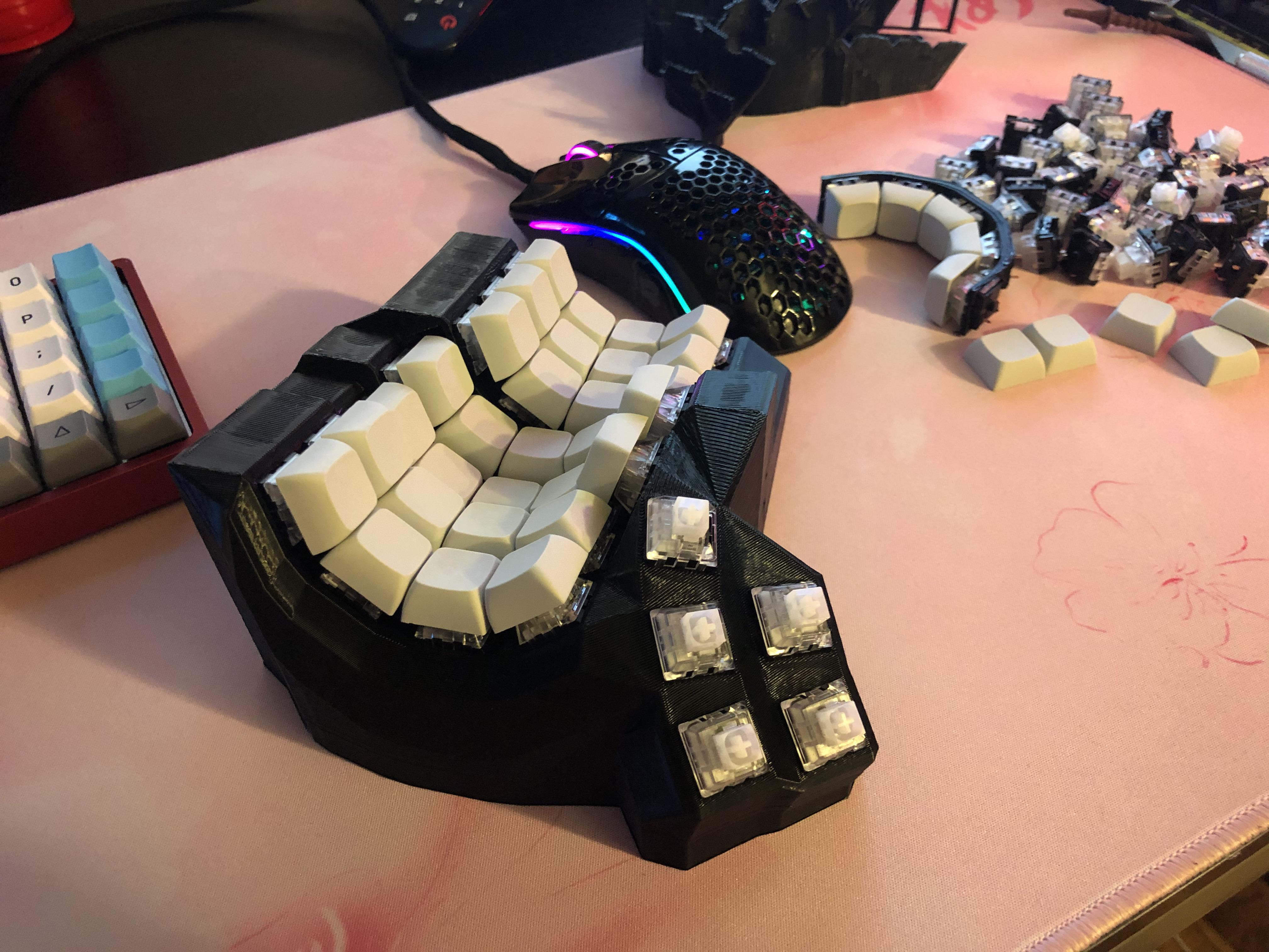 Tight XDA Dactyl Prototype | Scrolller