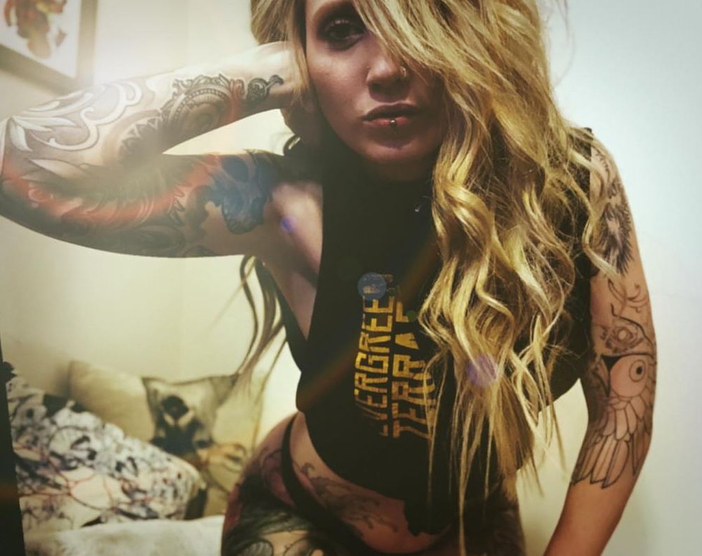 Time for my monthly post. Hi lovelies. | Scrolller