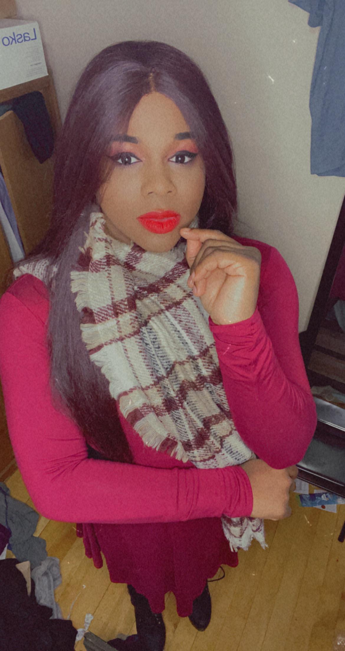 Time for work ! 💋 | Scrolller