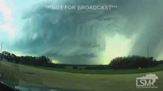 Time lapse of a supercell near Hico, TX. | Scrolller