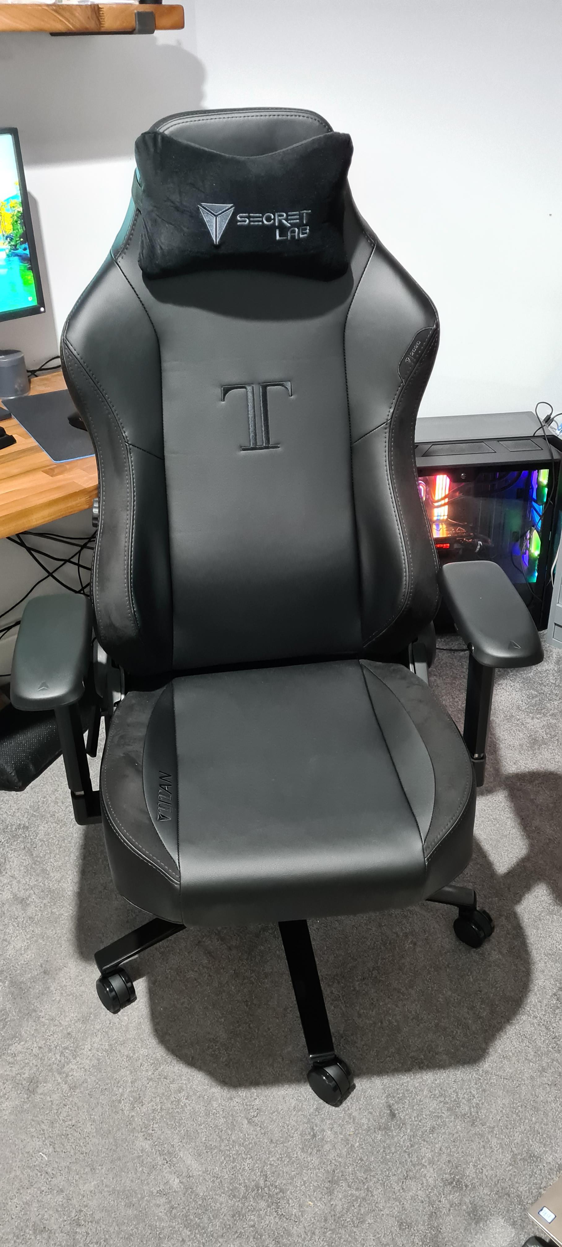 Titan Black #secretlab | Scrolller