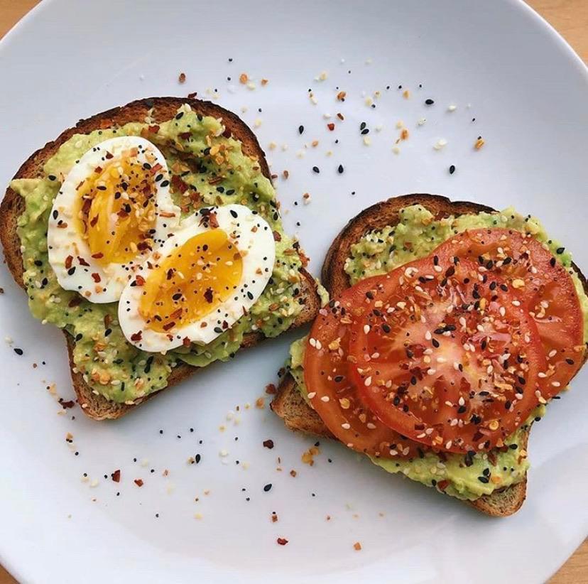 Today’s lunch: avocado toast with eggs and tomatoes | Scrolller