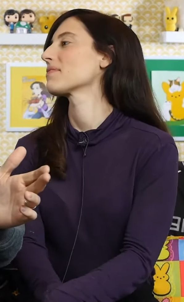 Todays Gtlive You Can See Her Bra Outline A Lot In Todays Video 😍