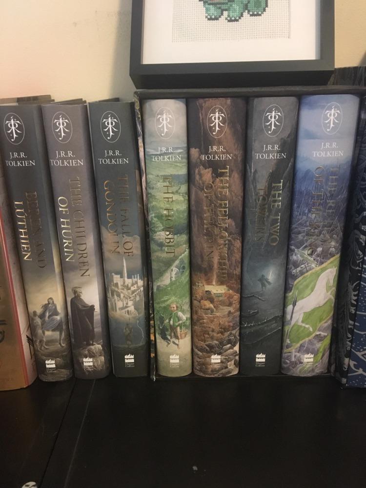Tolkien Middle-Earth works, illustrated by Alan Lee. Look how beautiful the spines are together ...