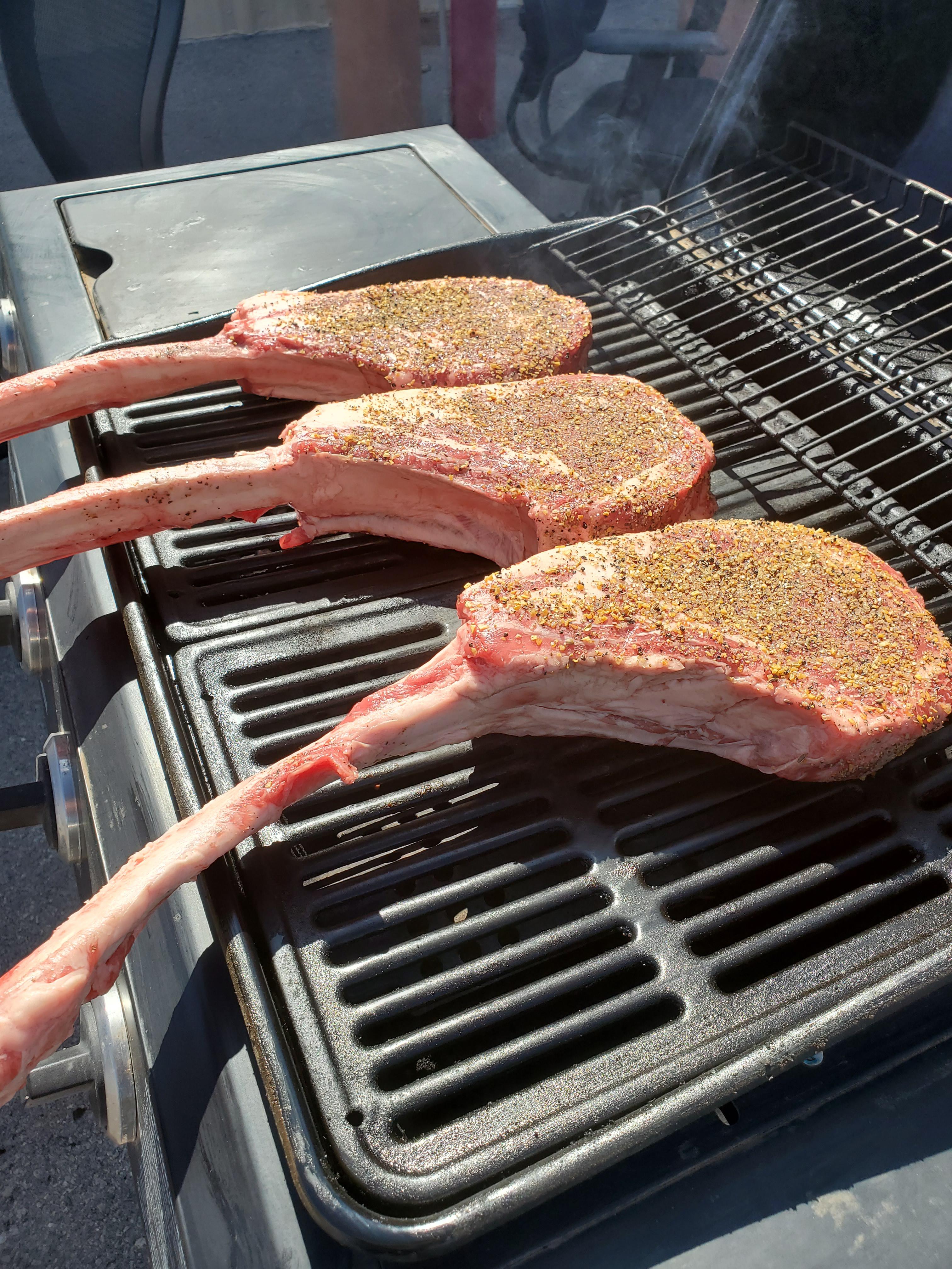 Tomahawk steaks | Scrolller