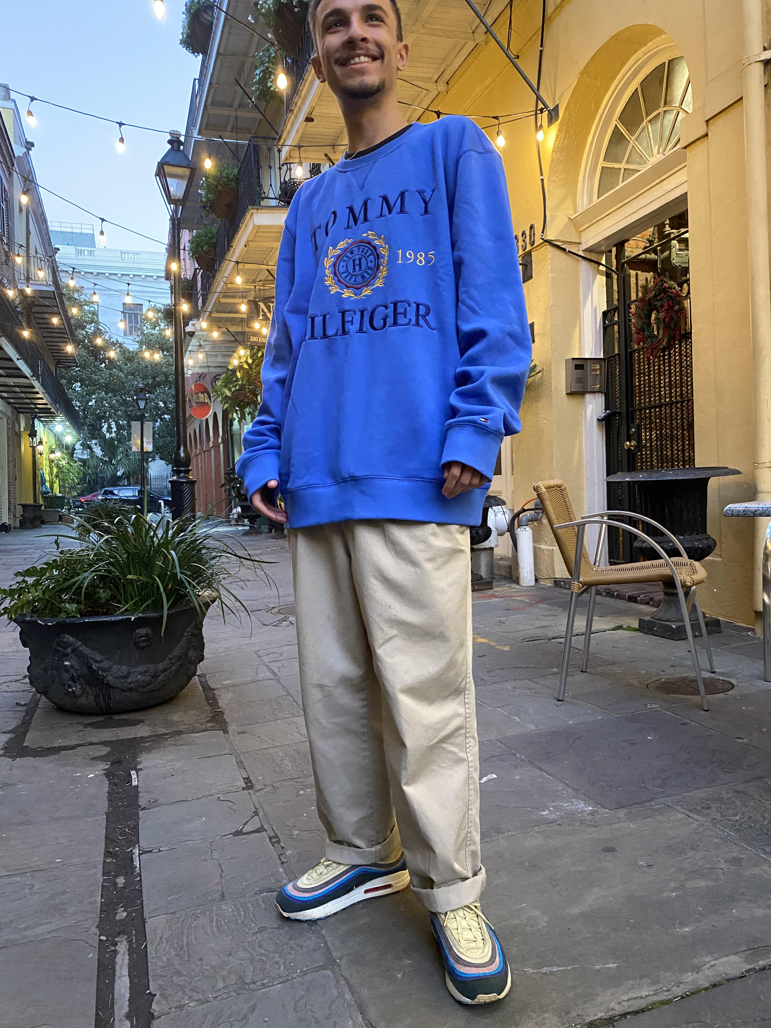 Tommy Chinos Sean | Scrolller