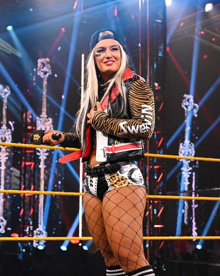 Toni Storm | Scrolller