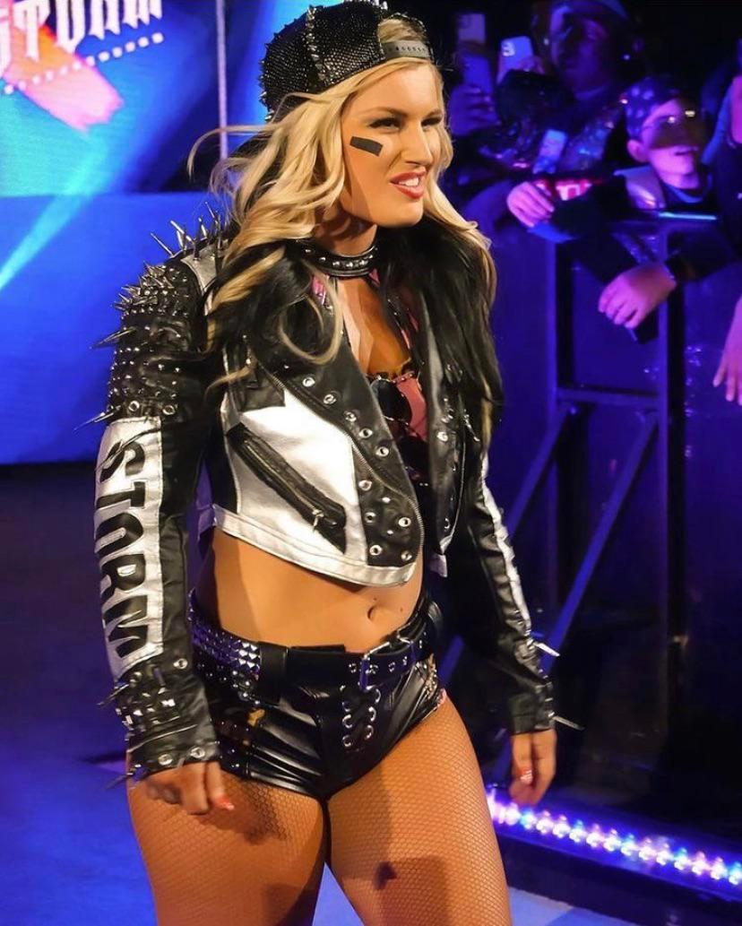 Toni Storm | Scrolller