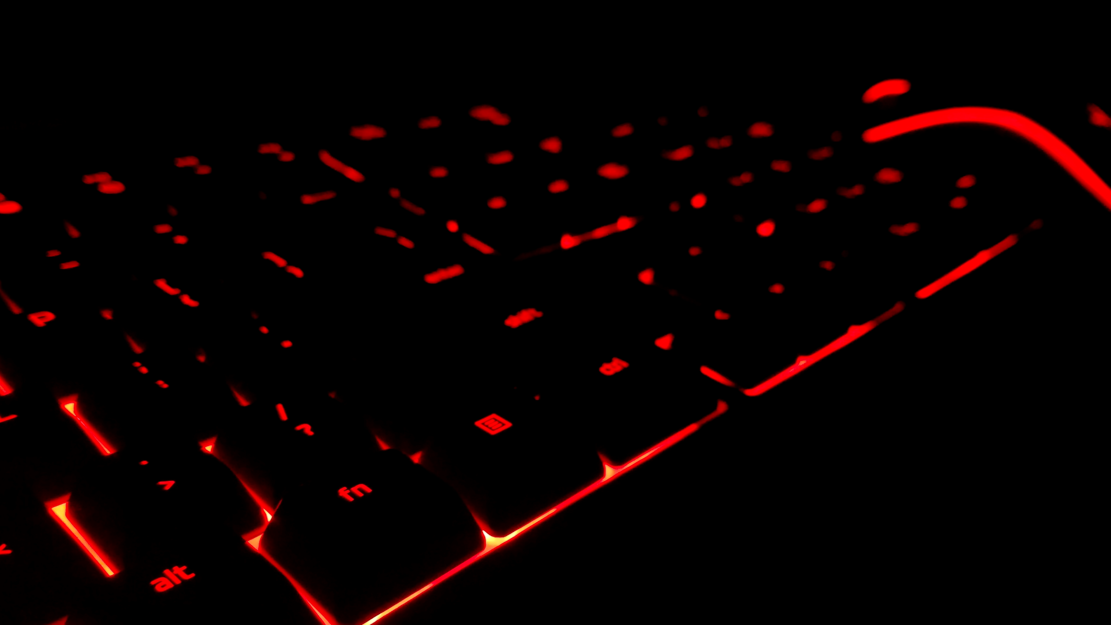 Took this picture of my Razer Cynosa and Mamba elite. It is now my wallpaper. | Scrolller