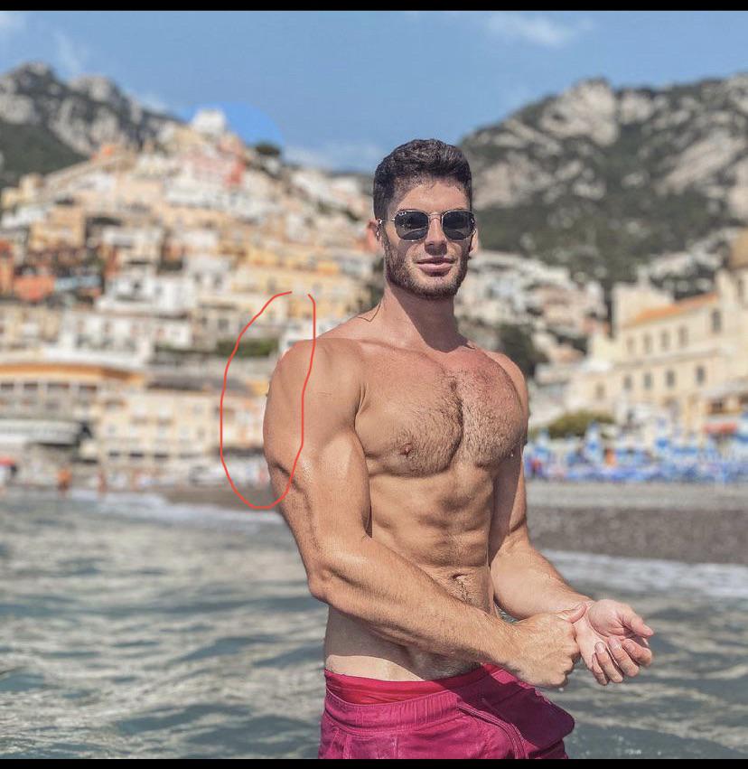 Totally normal curvy buildings | Scrolller