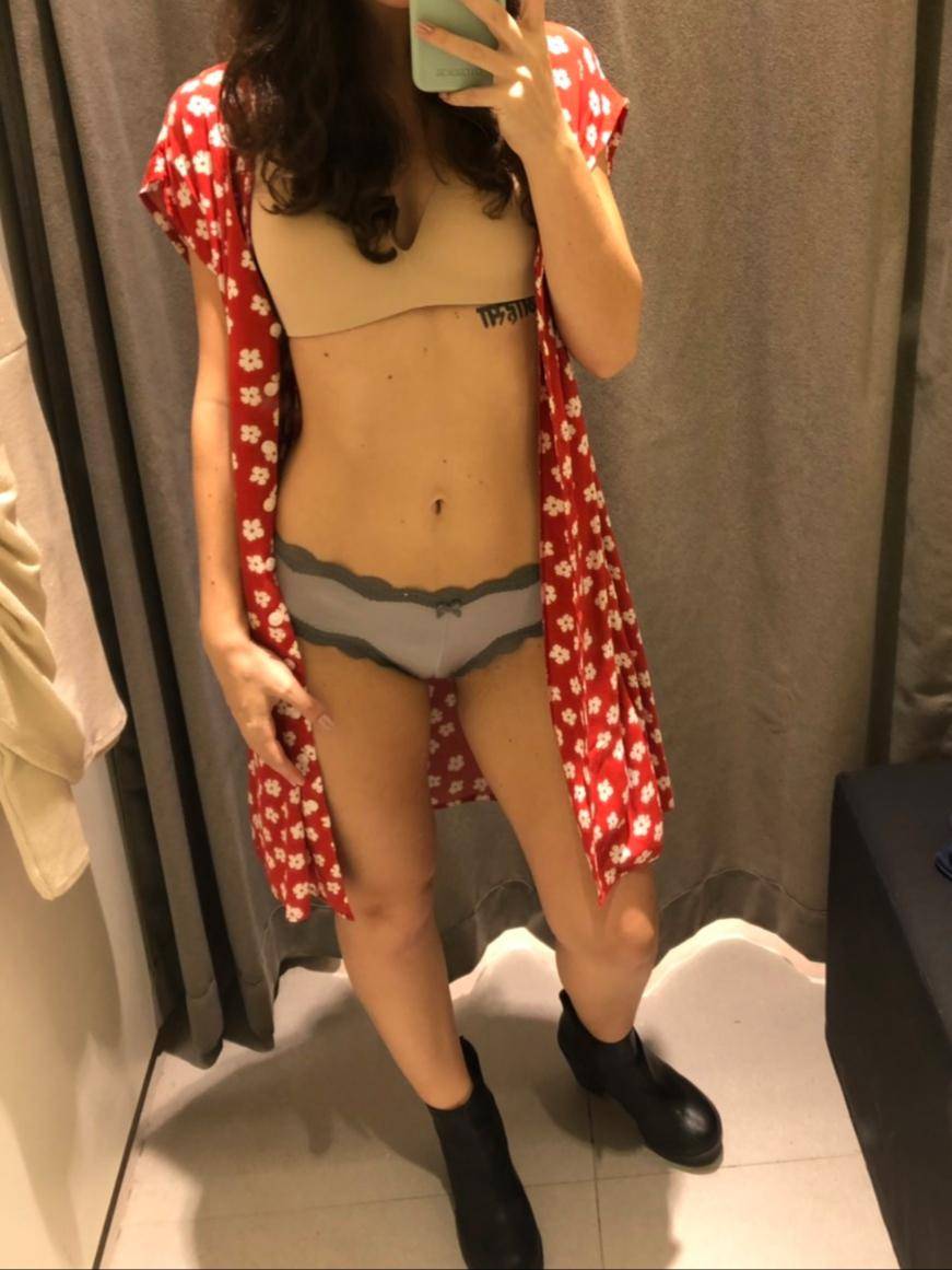 Trading gf. Show face. Must verify and send clothed sample. Be real. looking for similar. Kik ...