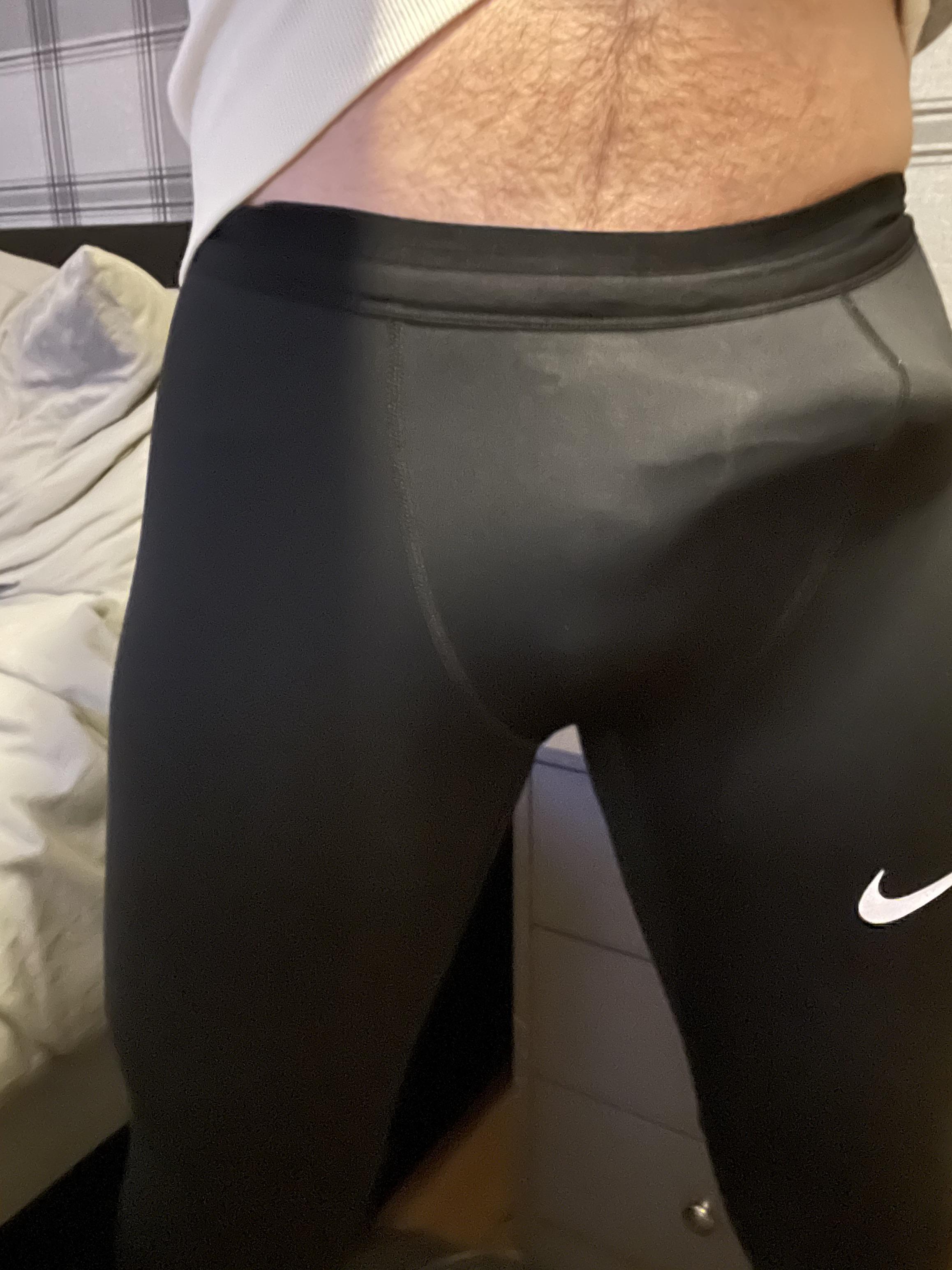 Training tights make it hard to hide | Scrolller