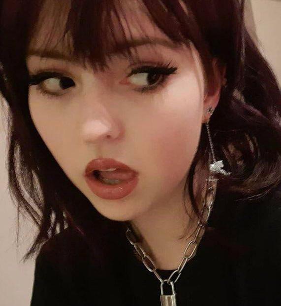 Trans me good enough? 😳 Kik laurascuck1 | Scrolller