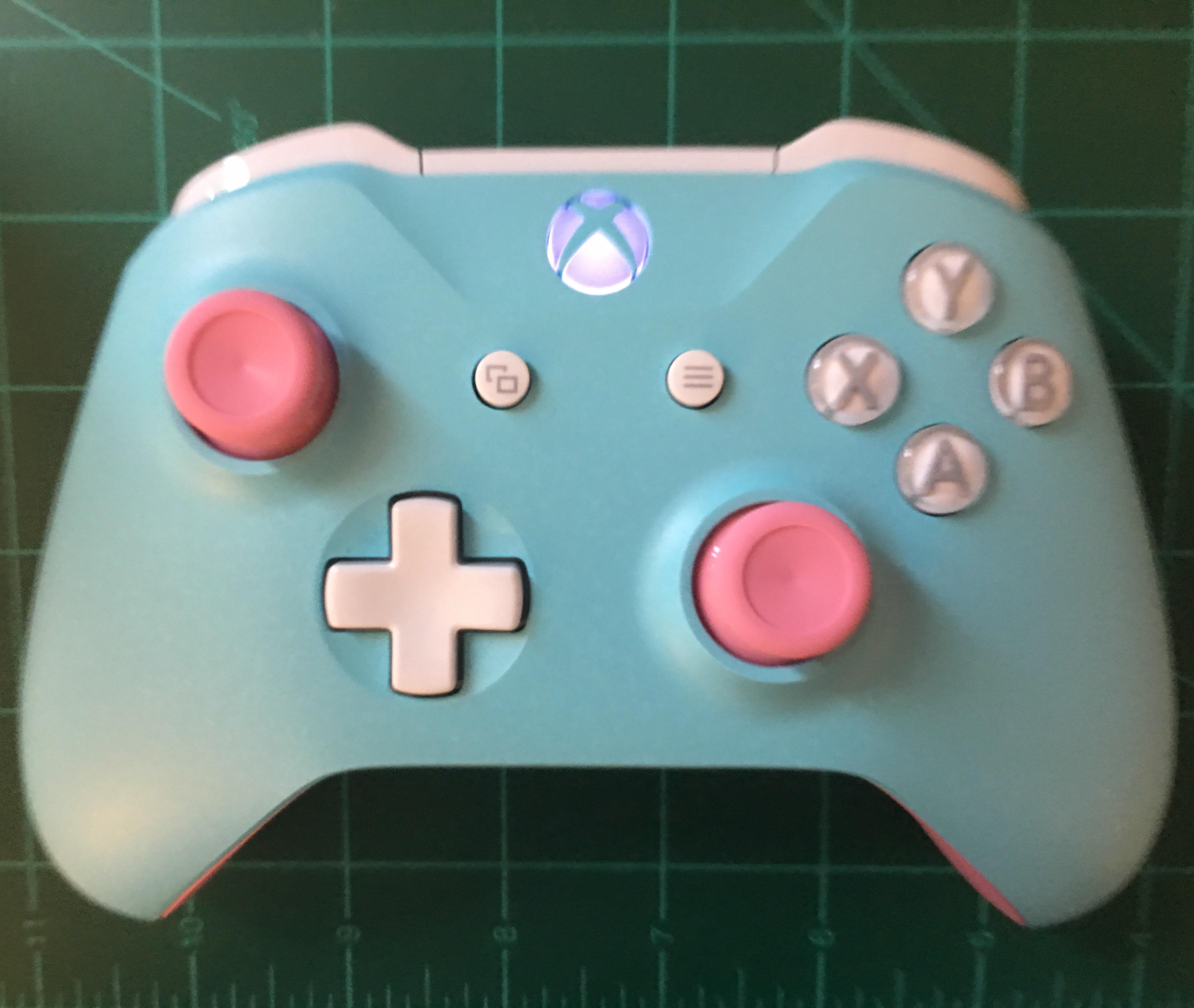 Trans Xbox controller! | Scrolller