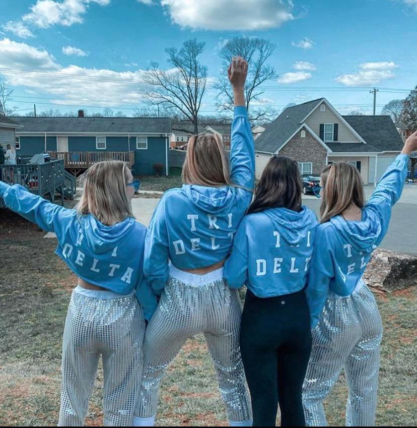 Tri delta | Scrolller