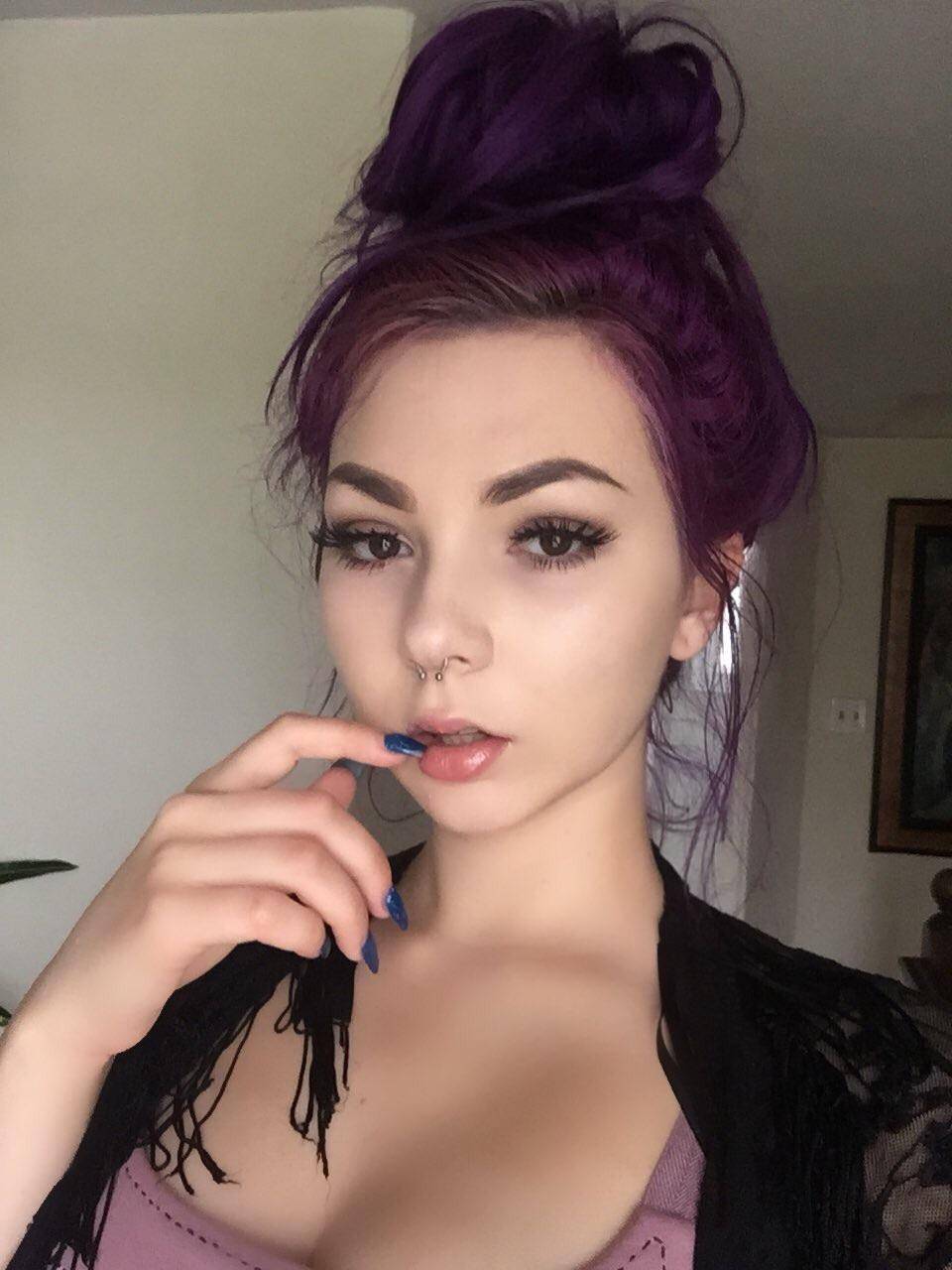 Tribute her? Kik Soston666 for more pictures | Scrolller